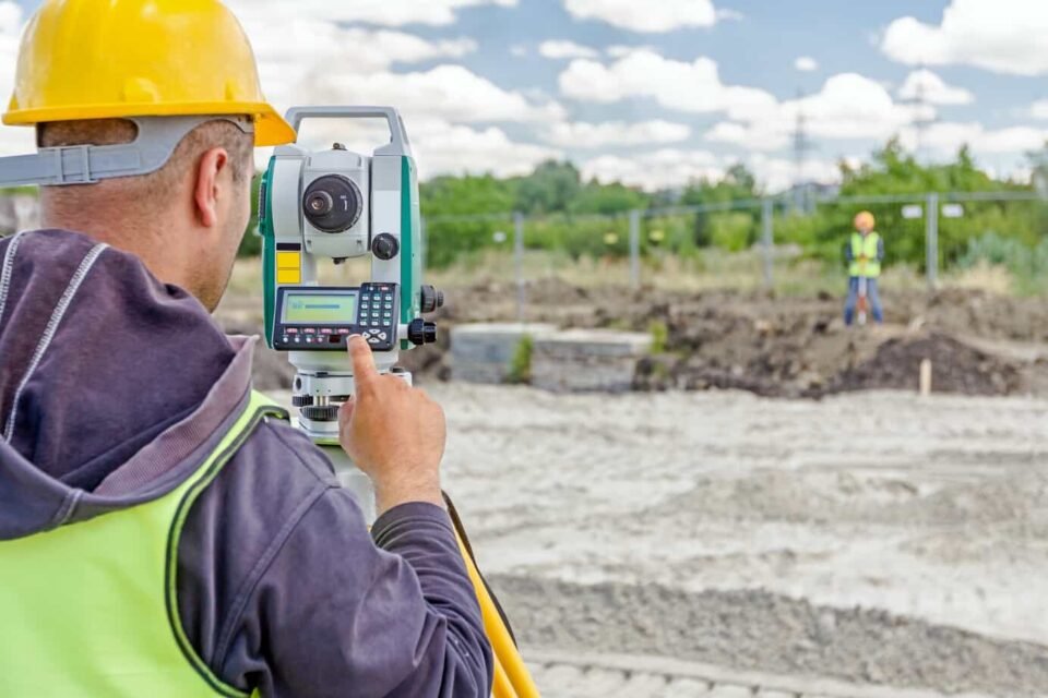 Comparing Manual and Robotic Total Stations for Surveying